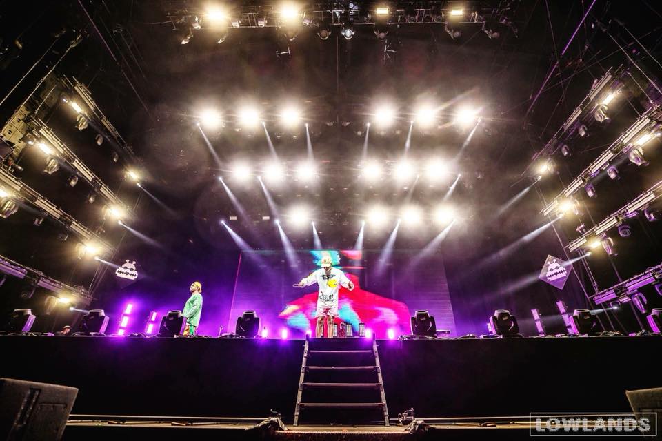 De Alpha main stage tijdens Lowlands 2018 vol met GLP fixtures - Senci